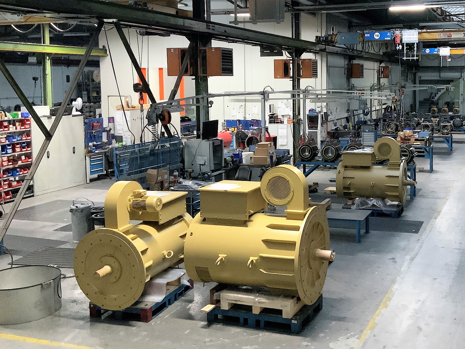 Motors for offshore wind turbine installation vessels